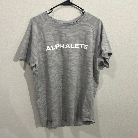 Alphalete | Shirts | Alphalete Mens Xl Performance Fit Tshirt Alphalete ...